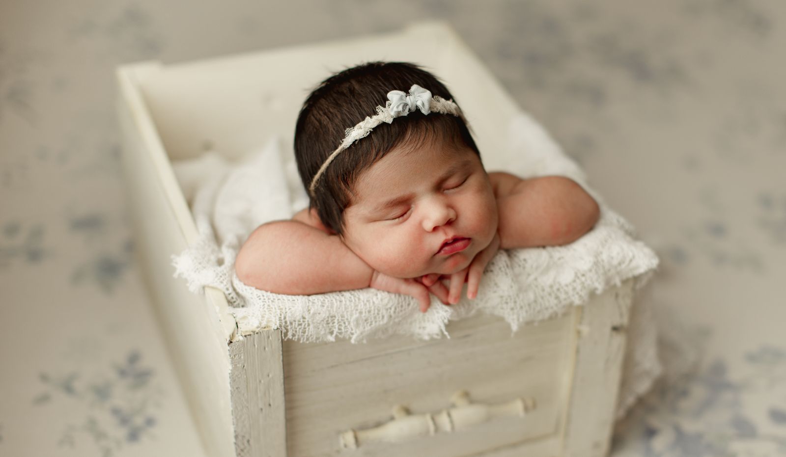 Dodge & Burn – Hello Little Props